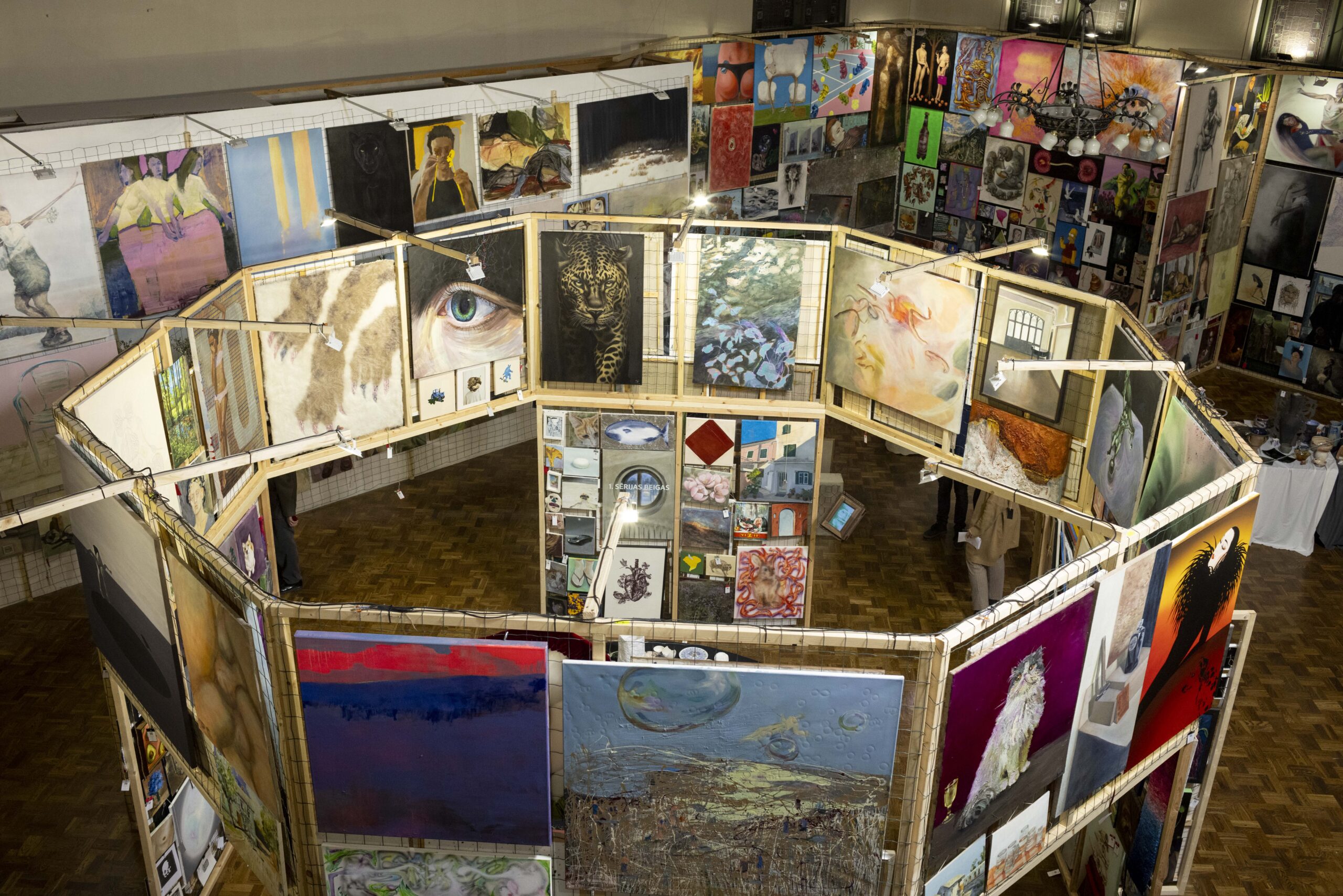 From December 13 to January 4, the Assembly Hall of the Art Academy of ...